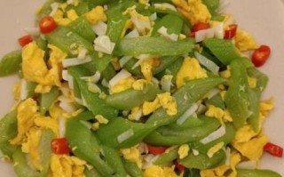 丝瓜炒鸡蛋怎么炒好吃_丝瓜炒鸡蛋要不要焯水