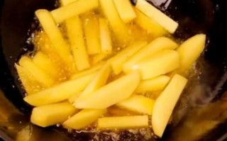 干炸鸡翅怎么做好吃_干炸鸡翅的家常做法