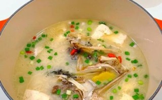 酸菜鱼头豆腐汤的做法_酸菜鱼头豆腐汤怎么做好吃