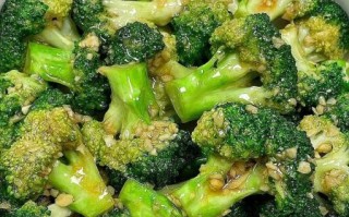 蒜蓉西兰花怎么做才好吃_蒜蓉西兰花焯水几分钟