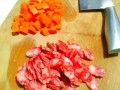 腊肠饭的做法电饭煲_腊肠饭要放水吗