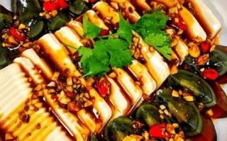 皮蛋豆腐怎么做好吃_皮蛋豆腐家常做法窍门