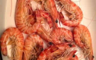 盐水基围虾怎么做好吃_盐水基围虾煮几分钟