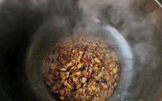 炒肉臊子怎么做最好吃_肉臊子炒多久才香