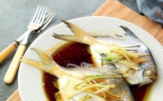 鲳鱼怎么清蒸好吃又简单_清蒸鲳鱼的家常做法