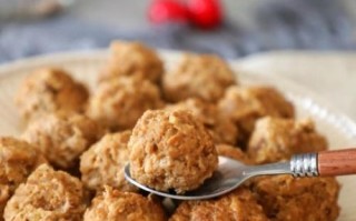 猪肉丸子怎样做才嫩而不柴_猪肉丸子嫩滑秘诀