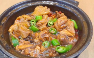 黄焖鸡怎么做才正宗_黄焖鸡米饭最香做法