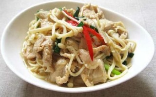 金针菇炒肉片怎么做_金针菇炒肉片的家常做法