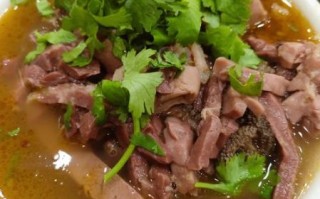羊杂汤锅怎么做好吃_羊杂汤锅去腥技巧