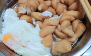 鸡蛋炒麻花家常做法_鸡蛋炒麻花怎么做