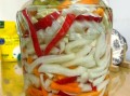 酸辣萝卜条怎么做又脆又好吃_酸辣萝卜条腌制技巧