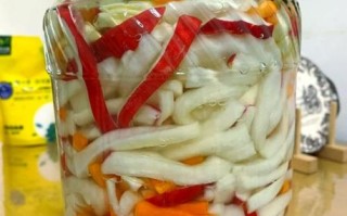酸辣萝卜条怎么做又脆又好吃_酸辣萝卜条腌制技巧