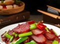腊肉炒什么菜好吃_腊肉配菜食谱大全