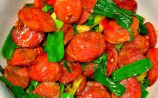 腊肠炒菜怎么炒好吃_腊肠炒菜的做法大全