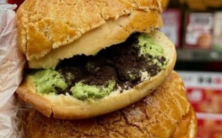 菠萝包是什么_菠萝包和港式菠萝包区别