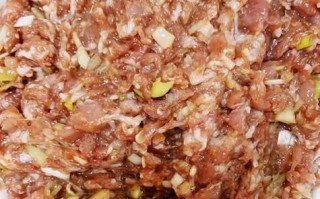 猪肉大葱白菜饺子馅怎么做_白菜饺子馅要不要焯水