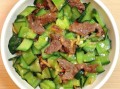 黄瓜炒肉热量_减肥能吃吗