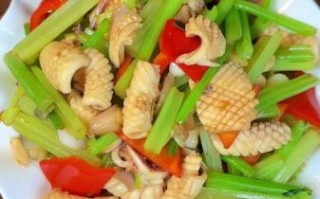 鱿鱼炒芹菜怎么做_鱿鱼炒芹菜热量高吗
