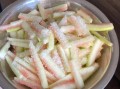 炒西瓜皮怎么做_西瓜皮炒着好吃吗