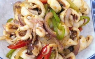 家常炒鱿鱼怎么做_炒鱿鱼焯水还是不焯水