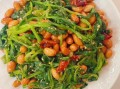 菠菜花生米怎么做好吃_菠菜花生米凉拌做法