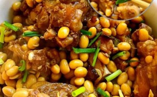 猪手炖黄豆怎么做_猪手炖黄豆的家常做法