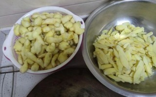 腌姜芽怎么做又脆又好吃_家常腌姜芽的秘诀