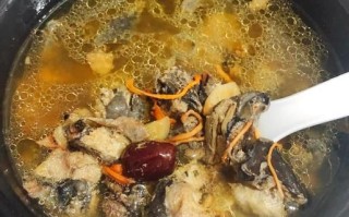 枸杞红枣乌鸡汤的功效与禁忌_怎么做最补血