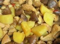 香菇土豆炖肉怎么做_香菇土豆炖肉用哪个部位肉
