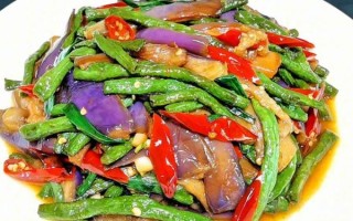 茄子炒豇豆怎么炒好吃_茄子炒豇豆需要焯水吗