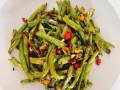 豆角怎么炒好吃又嫩_豆角的家常做法窍门