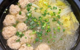 金针菇肉丸汤怎么做_金针菇肉丸汤的家常做法