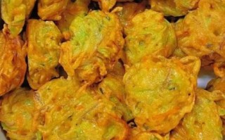 炸香菜丸子家常做法_怎么炸外酥里嫩