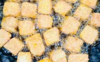 鲜豆腐怎么做成臭豆腐_家庭版臭豆腐制作方法