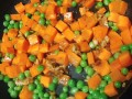 豌豆胡萝卜炒肉怎么做_豌豆胡萝卜炒肉先炒哪个