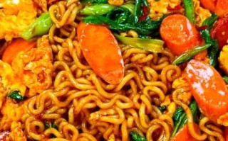 最简单的炒方便面怎么做_炒方便面需要哪些调料