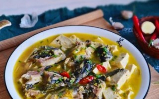 酱炖嘎鱼怎么做_嘎鱼炖多久才入味