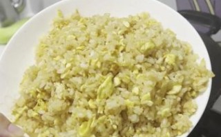 鸡蛋炒饭怎么做_鸡蛋炒饭先炒蛋还是先炒饭