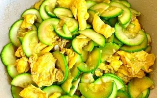 西葫芦炒鸡蛋怎么炒好吃_西葫芦炒鸡蛋需要焯水吗