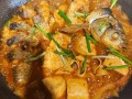 火锅料炖鱼怎么做_火锅底料炖鱼的家常做法