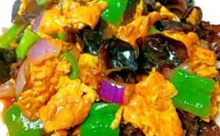 鸡蛋炒木耳怎么炒才好吃_鸡蛋炒木耳要不要焯水