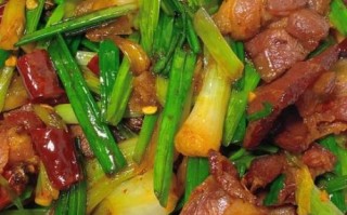 荞头炒腊肉怎么做_荞头炒腊肉家常做法