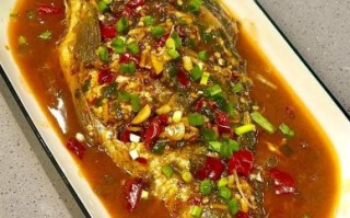 川菜红烧鲤鱼怎么做_红烧鲤鱼川味做法