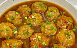 狮子头炖豆腐怎么做_狮子头炖豆腐的家常做法