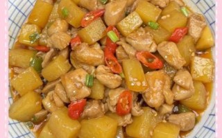 土豆炒鸡肉怎么做_家常土豆炒鸡肉先炒哪个
