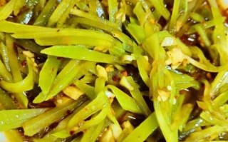 凉拌莴笋丝怎么做_莴笋丝要不要焯水