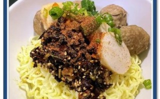 香椿拌面怎么做_香椿拌面焯水还是直接炒