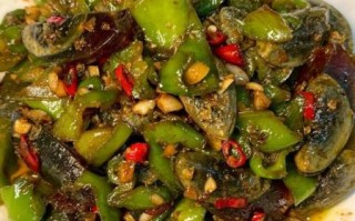 青椒皮蛋怎么做才好吃_皮蛋凉拌技巧