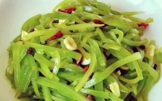 爽口莴笋丝怎么做好吃_莴笋丝凉拌技巧