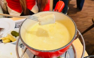 瑞士奶酪火锅怎么做_瑞士奶酪火锅用什么奶酪